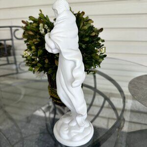 Telefloral | Accents | Vintage Porcelain Virgin Mary Our Lady Holding ...